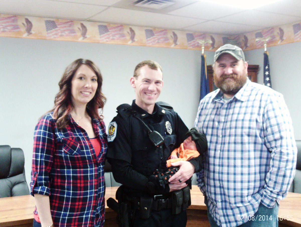 Centerville police officer delivers baby on Route 40 - Observer-Reporter